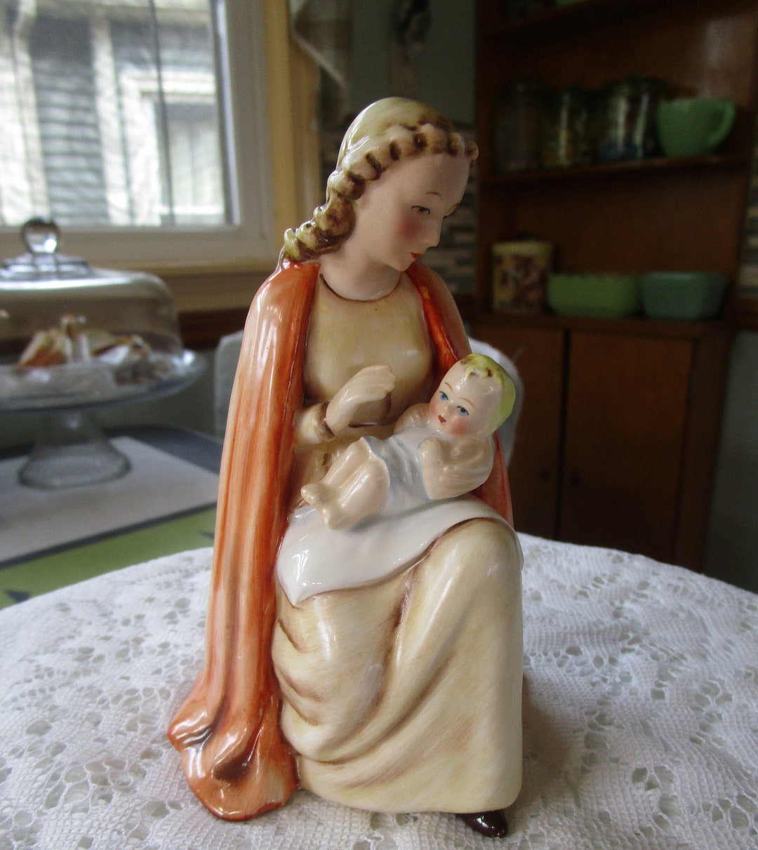 Hummel Madonna, Religious Figurine, Virgin Mary, Baby Jesus, Religious ...
