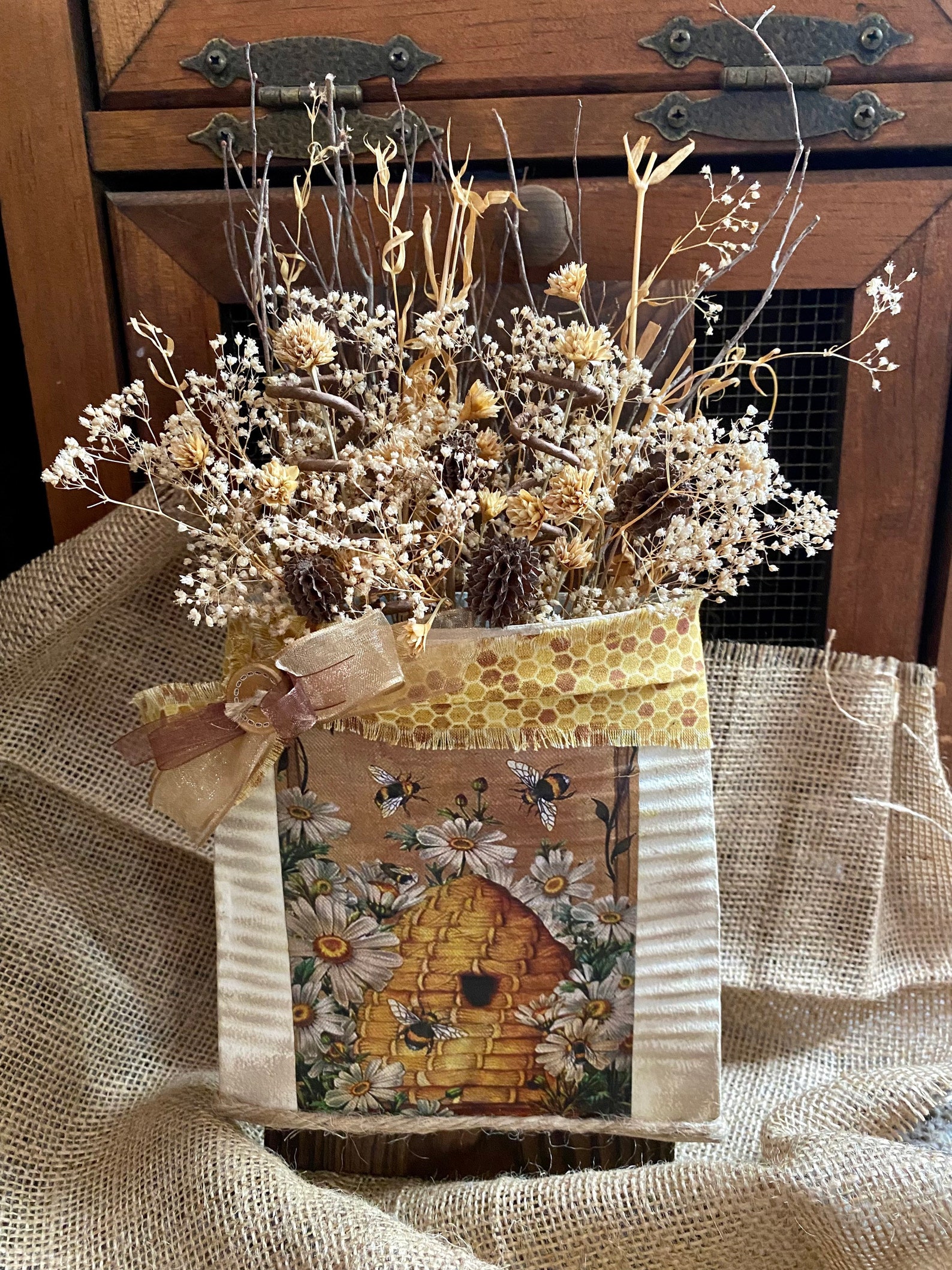 Honeybee Wall Pocket Beehive Wall Hanging Bumblebee Art - Etsy