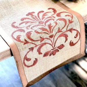 Châteaux Garden Table Runner With Baroque Hand Painted Design , Wedding ...