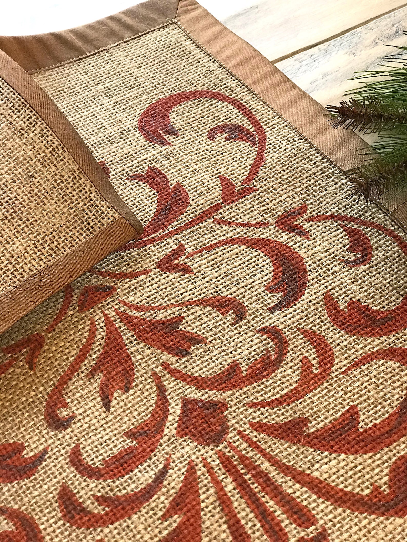Châteaux Garden Table Runner With Baroque Hand Painted Design , Wedding ...
