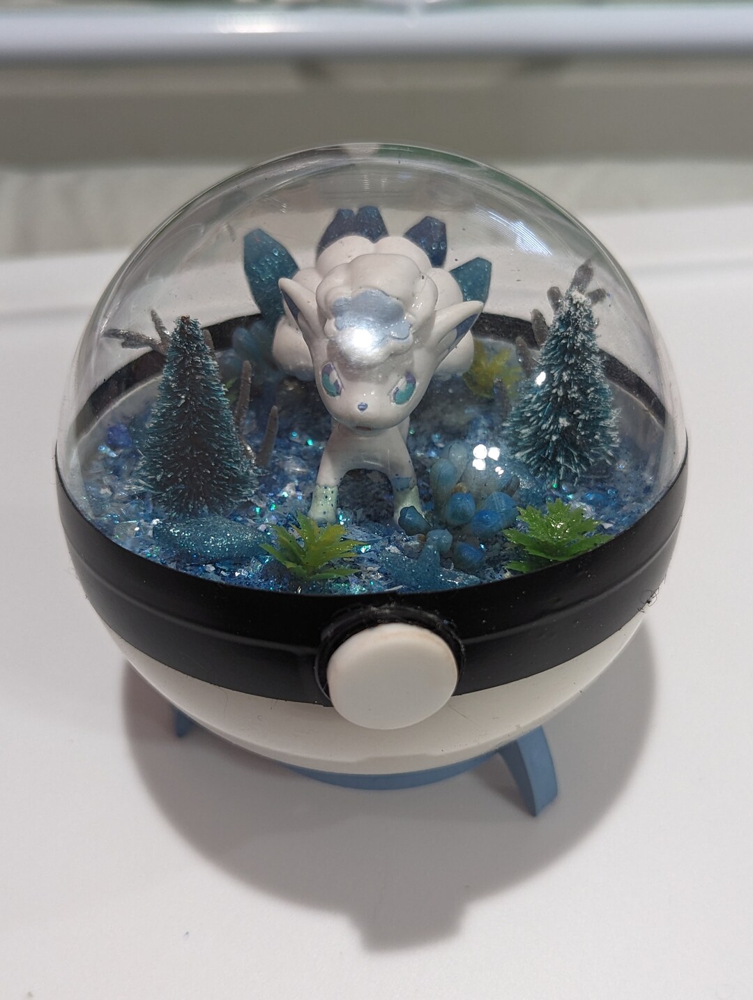 Alolan Vulpix Pokeball Terrarium - Etsy