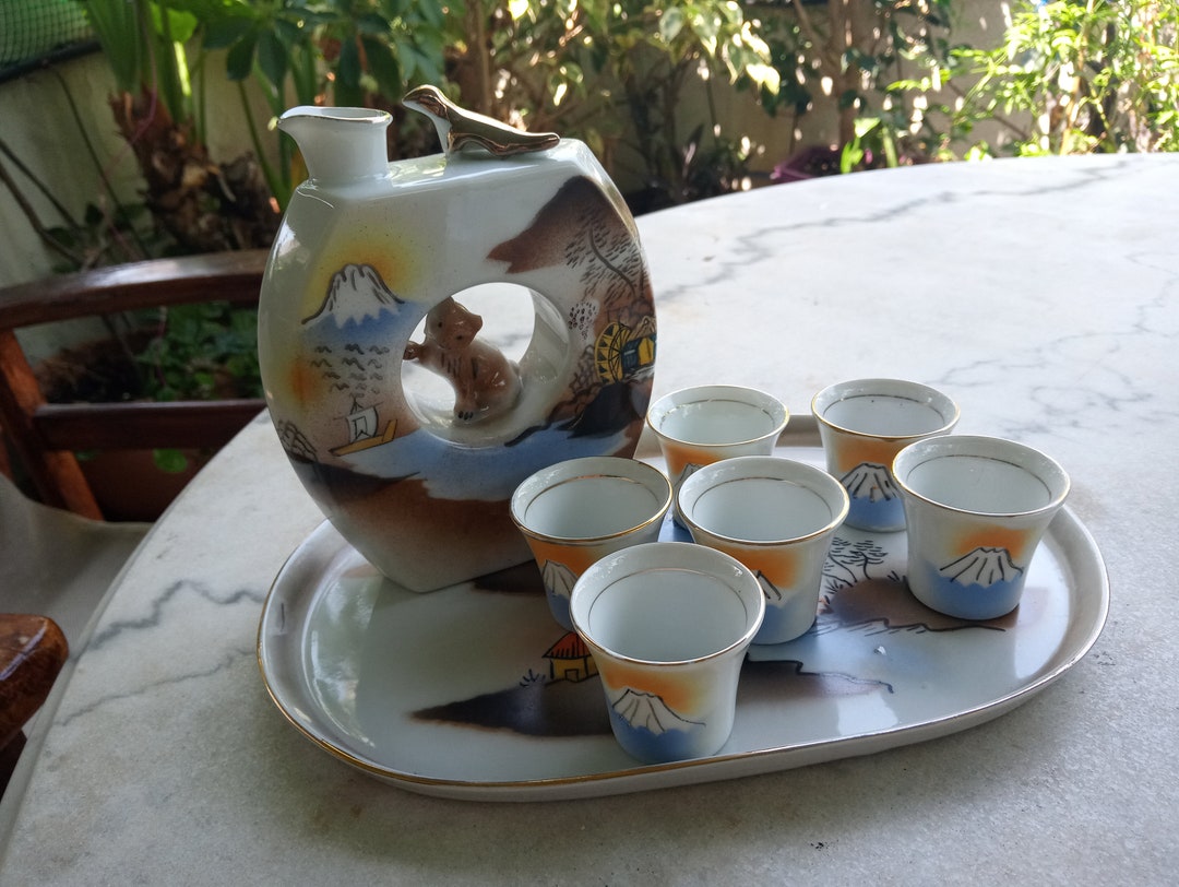 UNIQUE & RARE Vintage Japanee Sake Set, Singing Sake Decanter ...