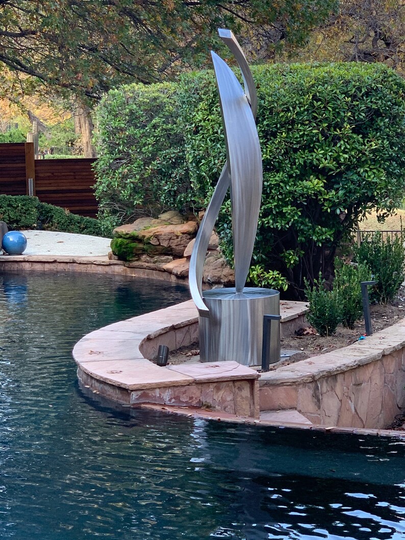 Large Lawn Art Metal Statue, Contemporary Spiral Steel Sculpture ...