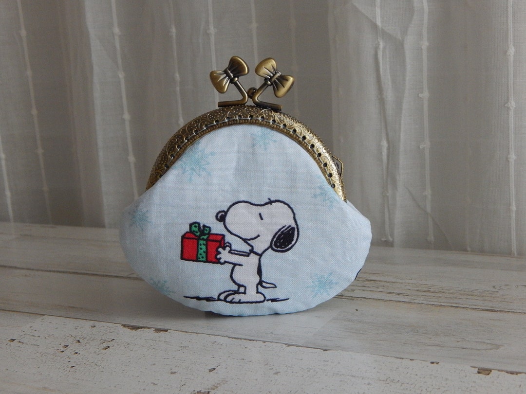 Snoopy Christmas Theme Half Round Coin Purse Wallet With Butterfly Kiss ...