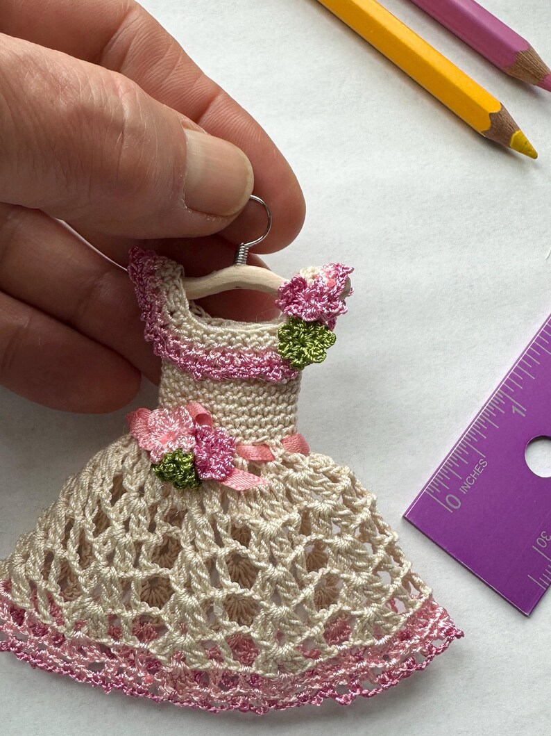 Dollhouse Miniature Dress, Crochet Miniature Crochet Dress Scale 1-1/12 ...