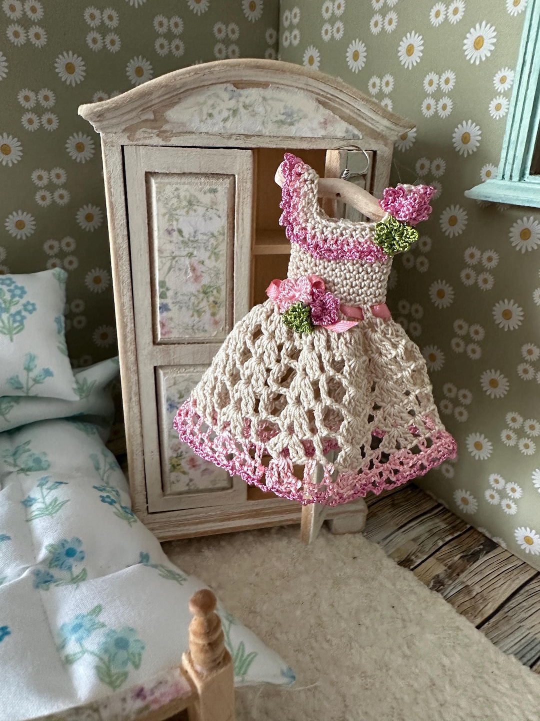 Dollhouse Miniature Dress, Crochet Miniature Crochet Dress Scale 1-1/12 ...