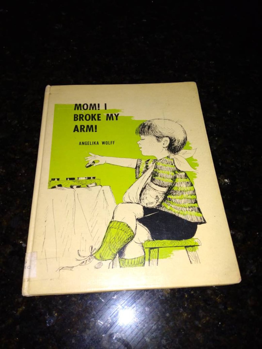 Mom I Broke My Arm Children's Book by Angelika Wolff - Etsy