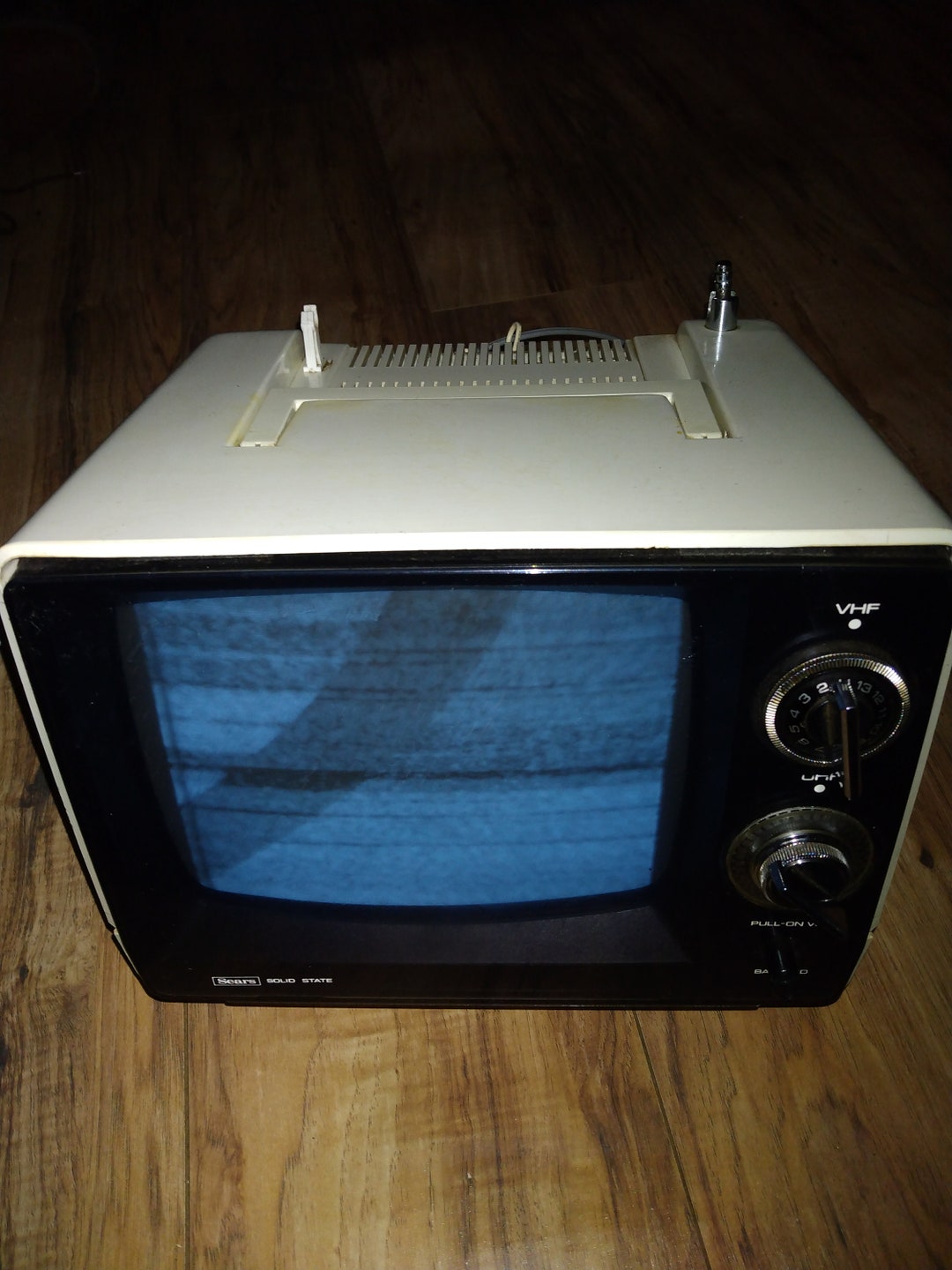 Vintage Sears Solid State TV Model 562 50211400 - Etsy