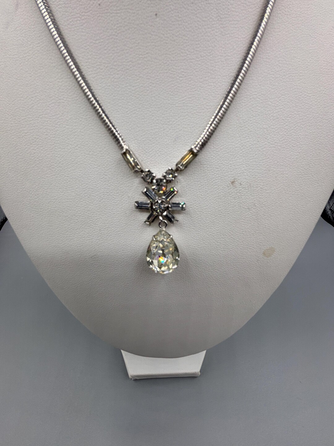 Vintage Leo Glass Rhodium Plated Crystal Teardrop Necklace - Etsy