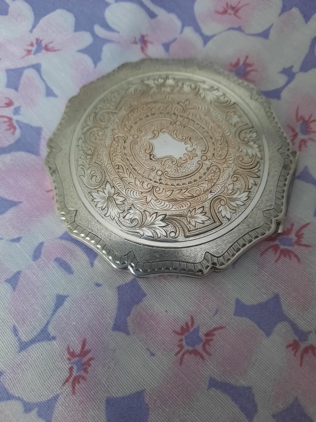 Stratton Silver Plated Compact With Mirror Ornate Engraving Mid-century ...