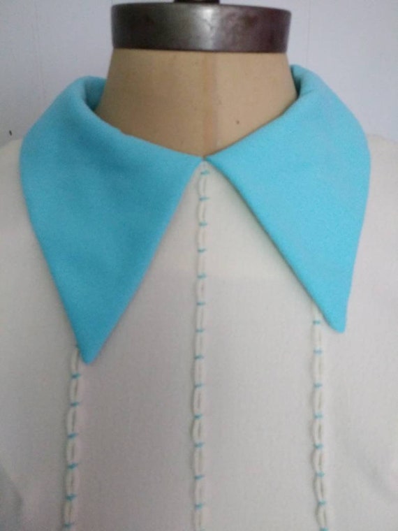 Iconic! 1960s Teal and White Contrast Collar Color Bl… - Gem