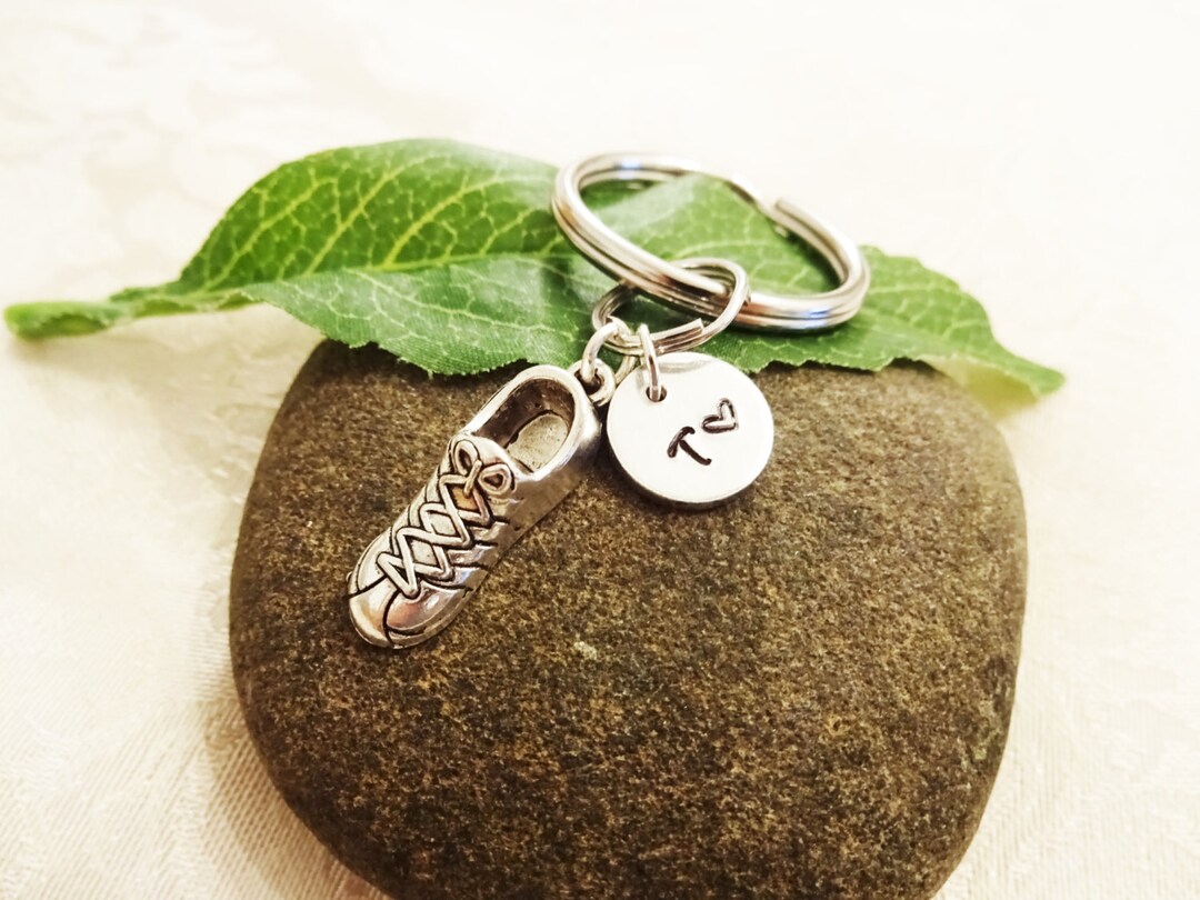 RUNNER'S SHOE KEYCHAIN Personalized With Initial Charm - 3D Shoe ...