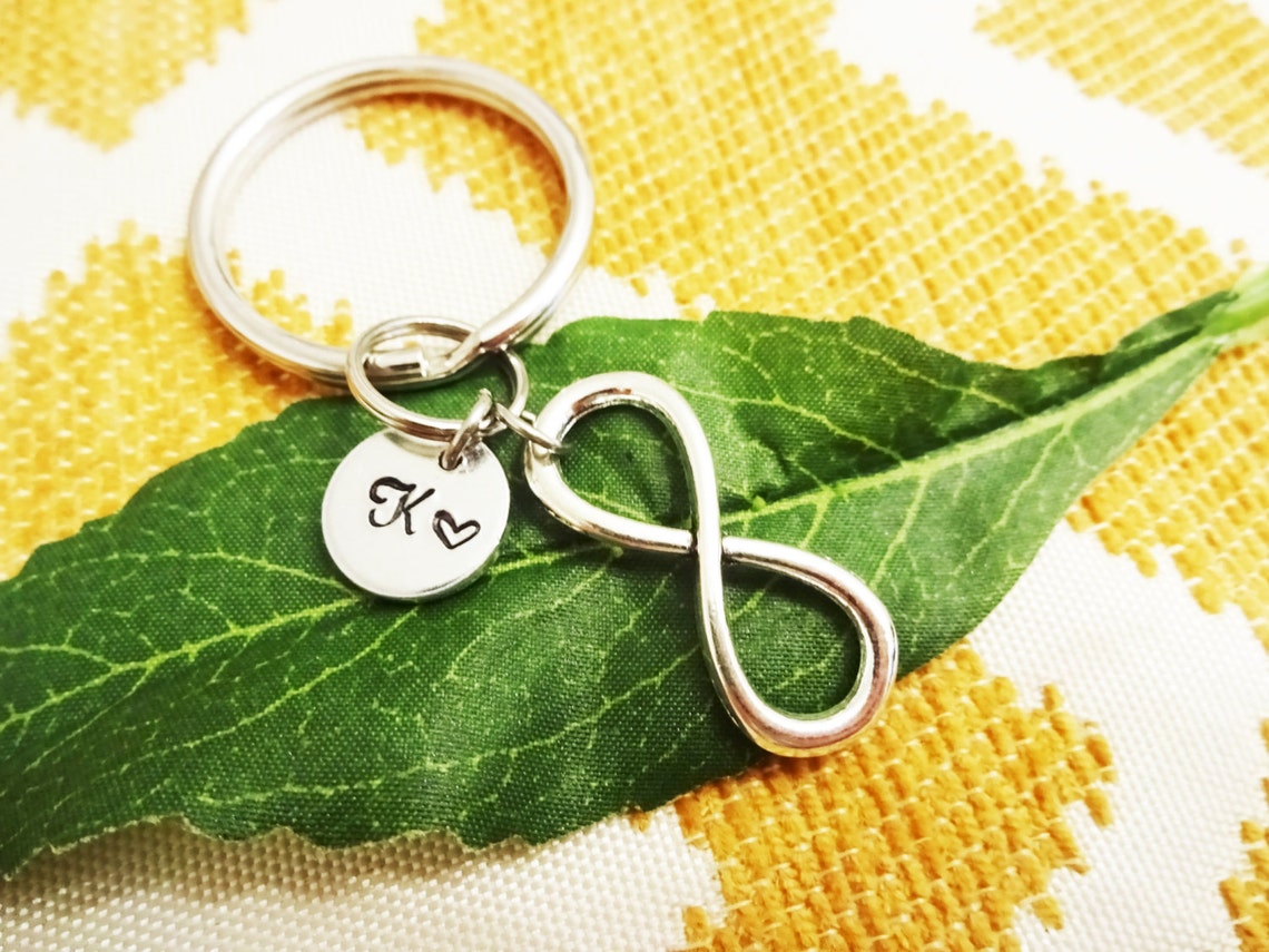 INFINITY KEYCHAIN W Initial Charm Couples Keychain BFF - Etsy