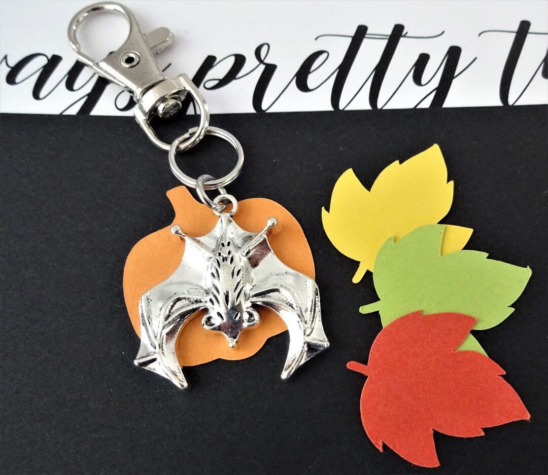 BAT KEYCHAIN - Large Silver Bat 1-1/4 Inches - Halloween Bat Keychain ...