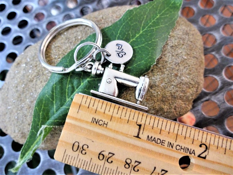 3D SEWING MACHINE KEYCHAIN personalized with initial charm | Etsy
