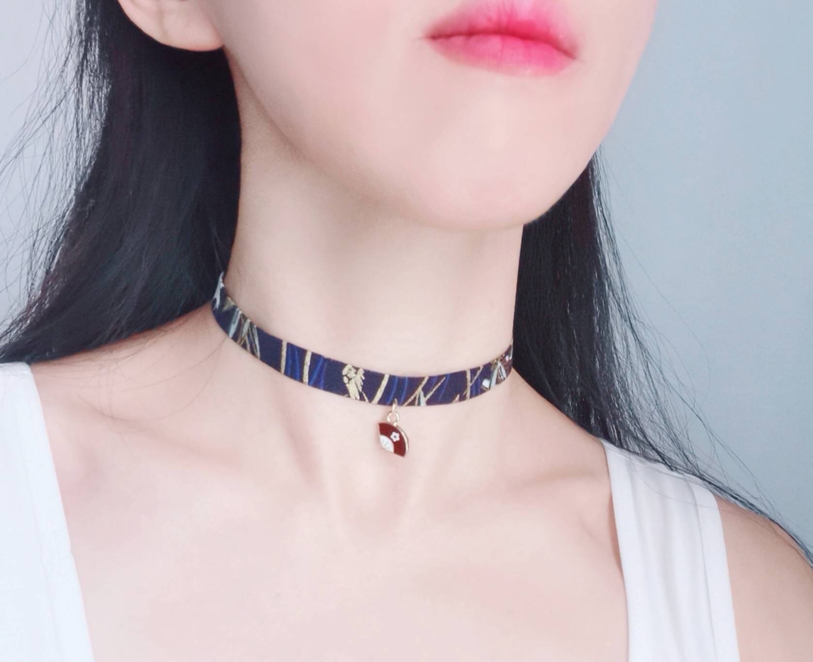 Japanese style vintage ribbon choker gold necklace / enamel - Etsy 日本