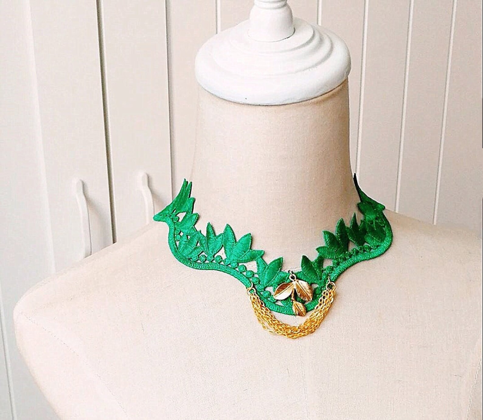 Emerald Green Lace Gold Leaf Choker Necklace / Gold Charms - Etsy