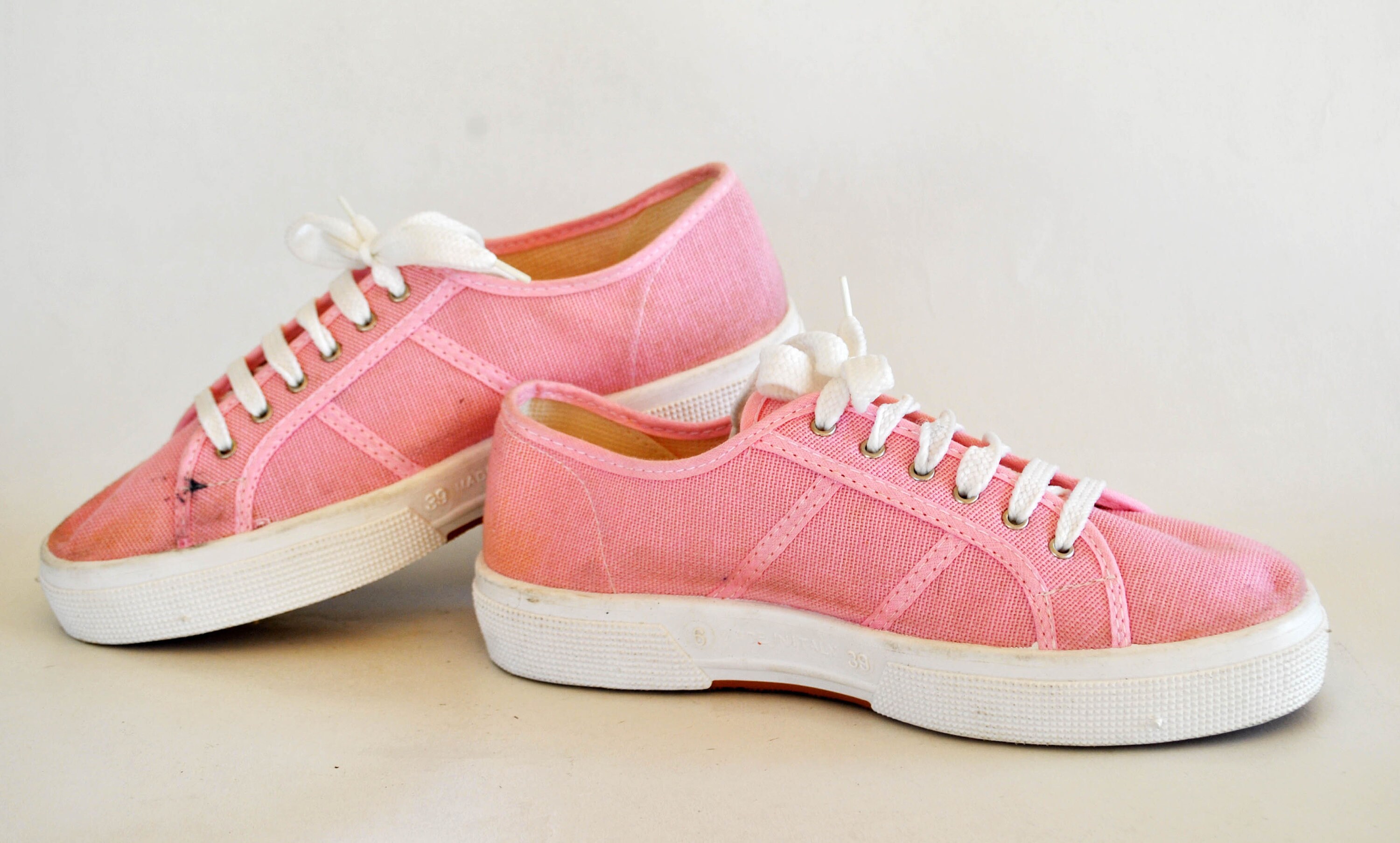 Vintage Canvas Shoes 90s Sneakers Style Flat Tie Sneakers Womens Shoes ...