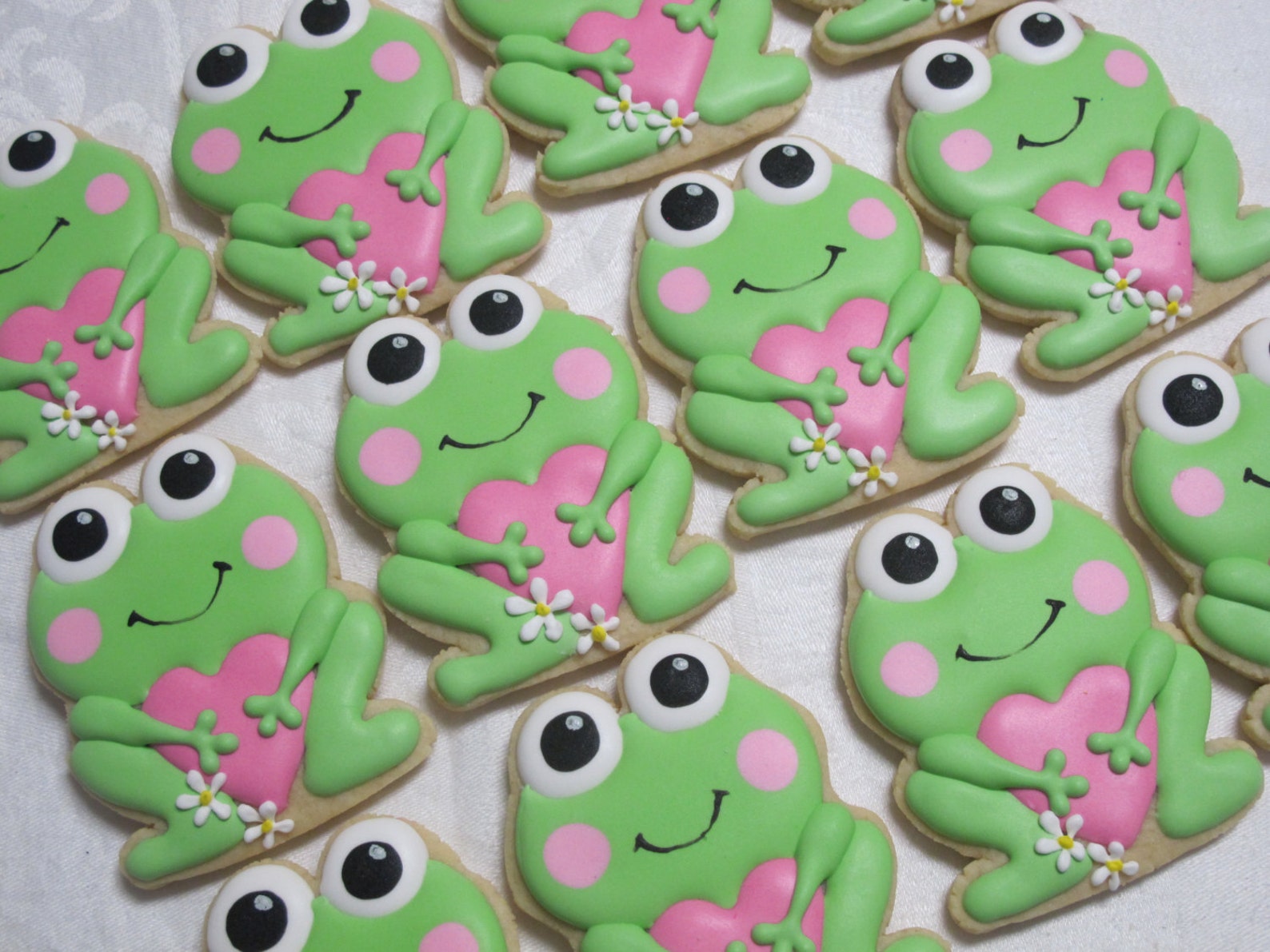 Frog With Heart Decorated Sugar Cookies Frog Cookies Love - Etsy