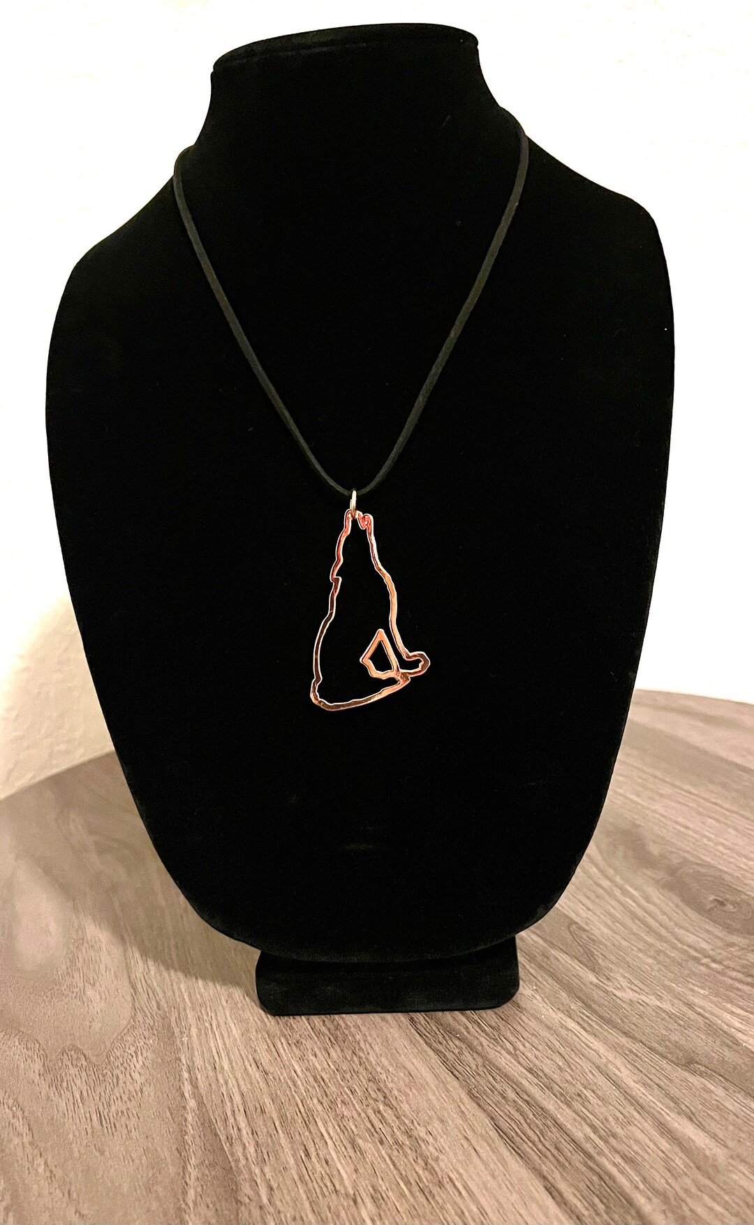 Rose Gold Wolf Silhouette Necklace - Etsy