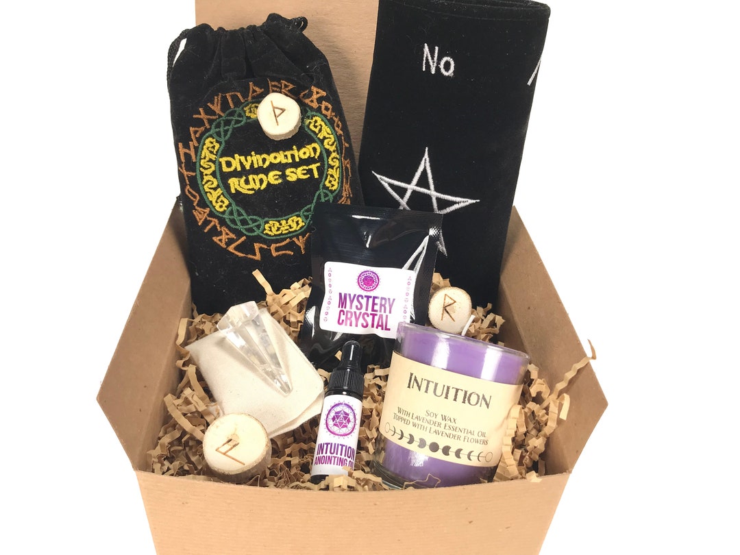 Divination Crystal Gift Box Set - Quartz Crystal Pendulum, Pendulum Mat ...