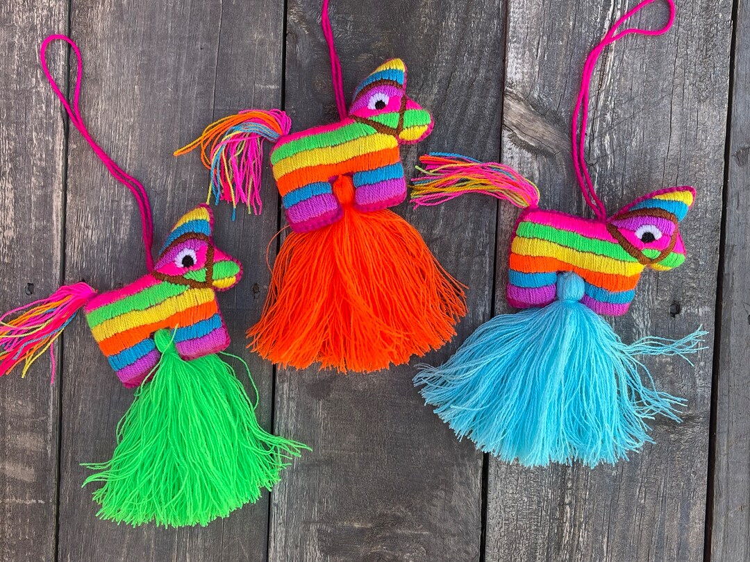 Piñata Amor Hand Embroidered Heart Purse Charm-tassel-embroidered ...