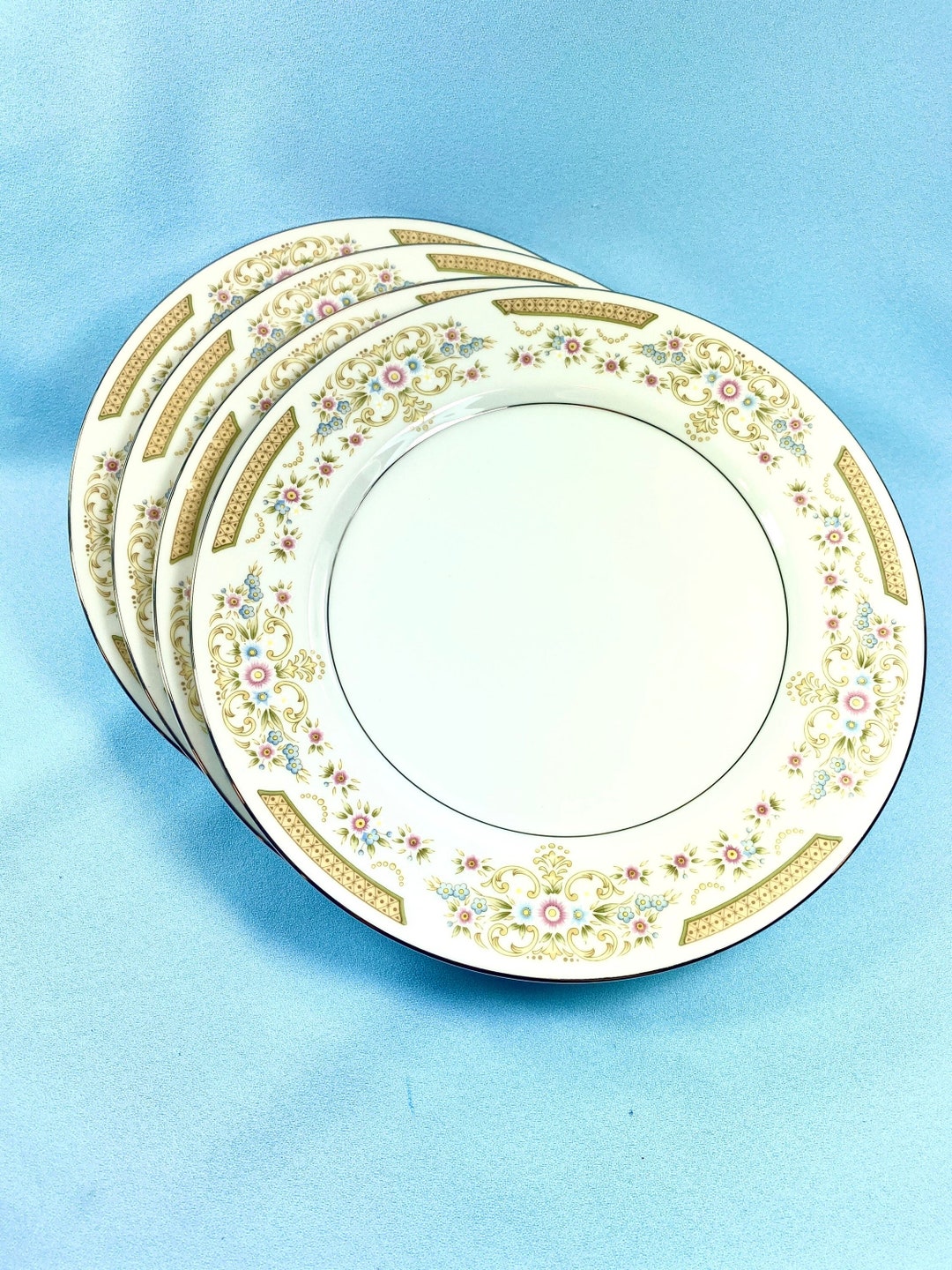 Set of FOUR (4) Dinner Plates by Signature Collection Select Fine China ...