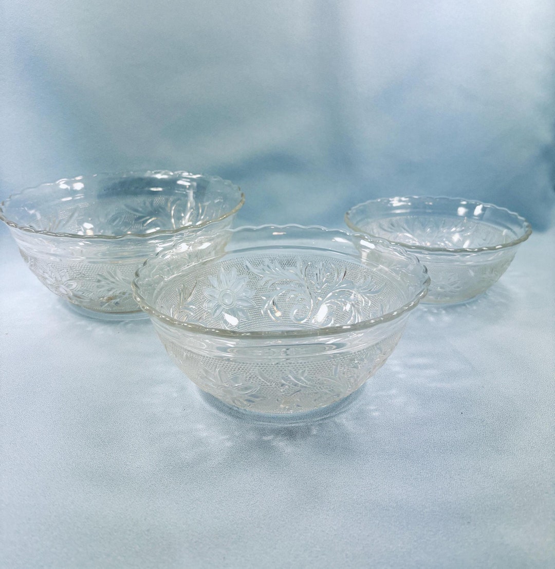 Clear Sandwich Glass Bowls, Graduated Set of 3, Scalloped Rims, by ...