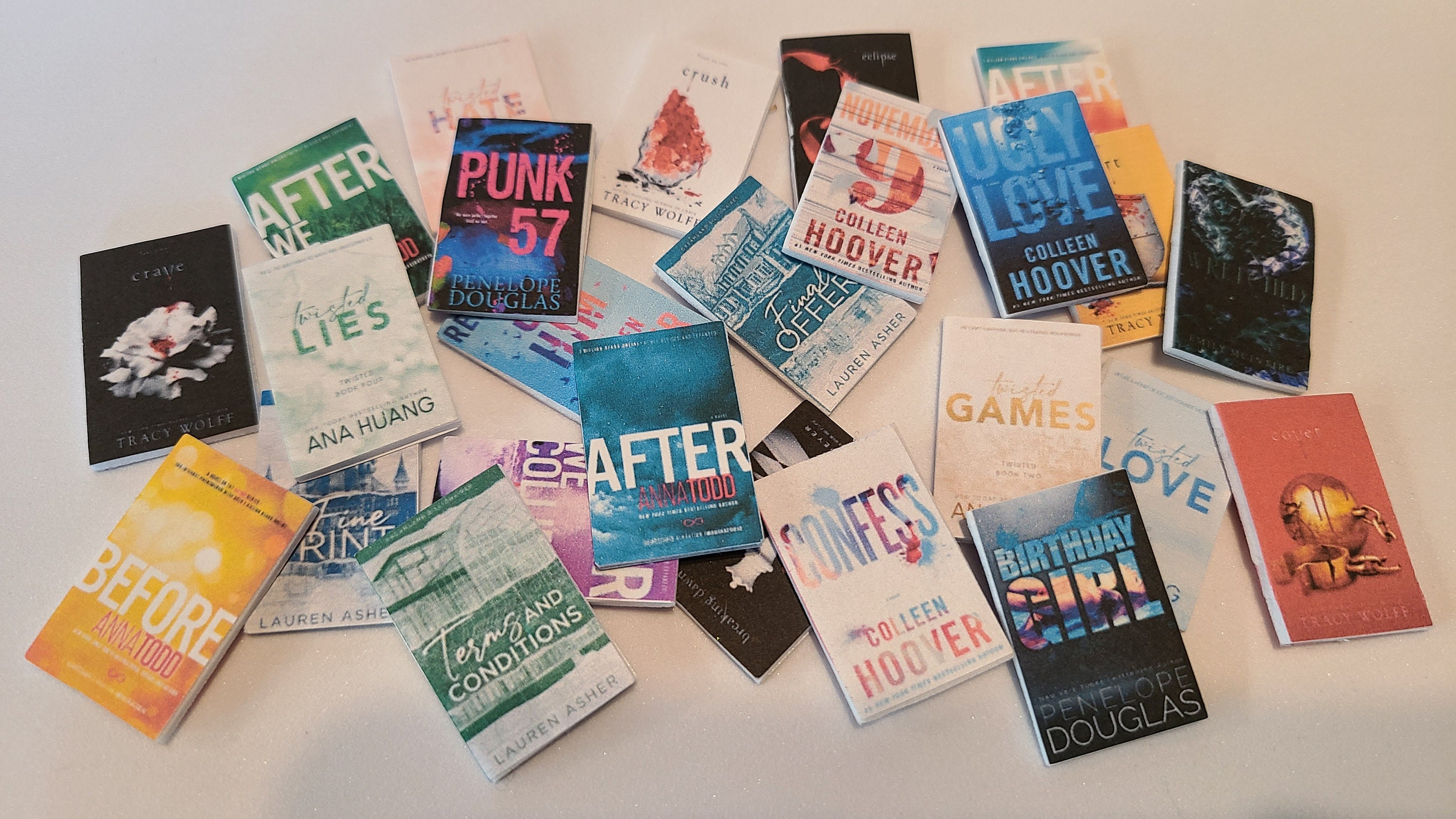 Mini Books Tiny & Mini Books Insight Editions