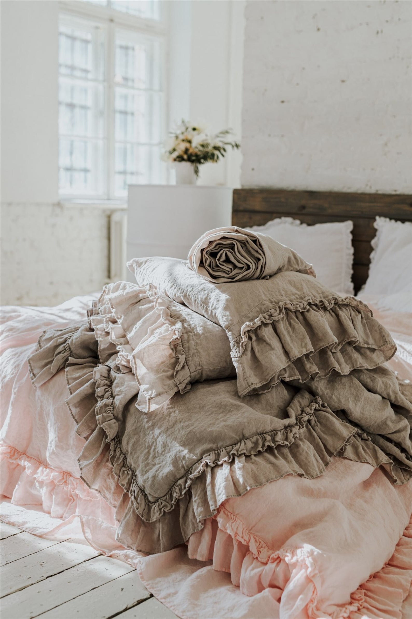 LINEN SHEETS SET With Ruffles. 4 Pieces-flat Ruffled, Fitted Sheet and ...