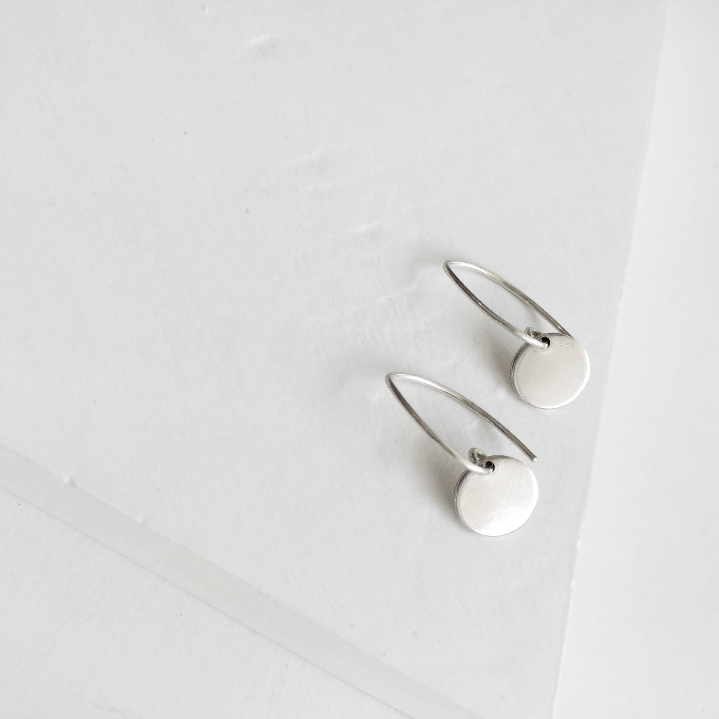 Tiny Disc Earrings/ Dainty Dot Earrings/ Small Disc Earrings/ Silver ...