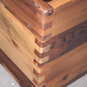 Reclaimed Cedar Wood Crate | Box Joint Design - Etsy