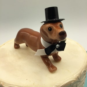 Dachshund Wedding Dogs / Weiner Dogs Dressed as Bride and Groom ...