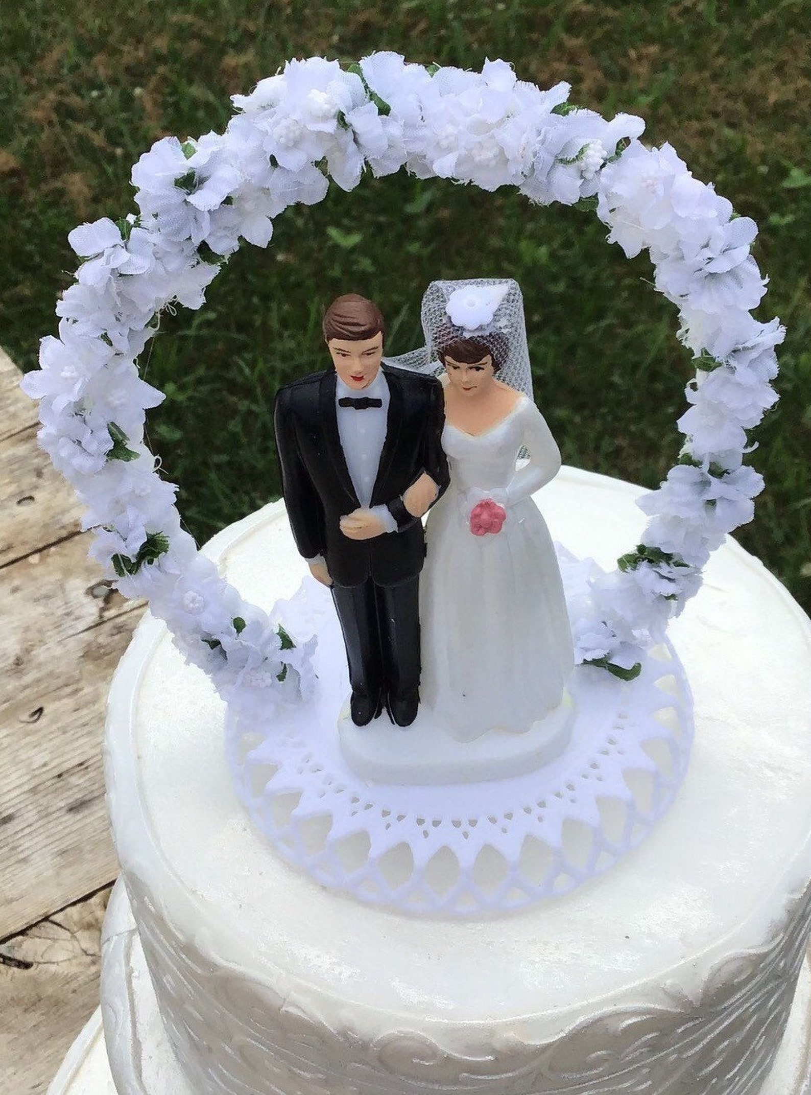 Wedding Cake Topper / Petite Size Cake Topper / Vintage Couple - Etsy