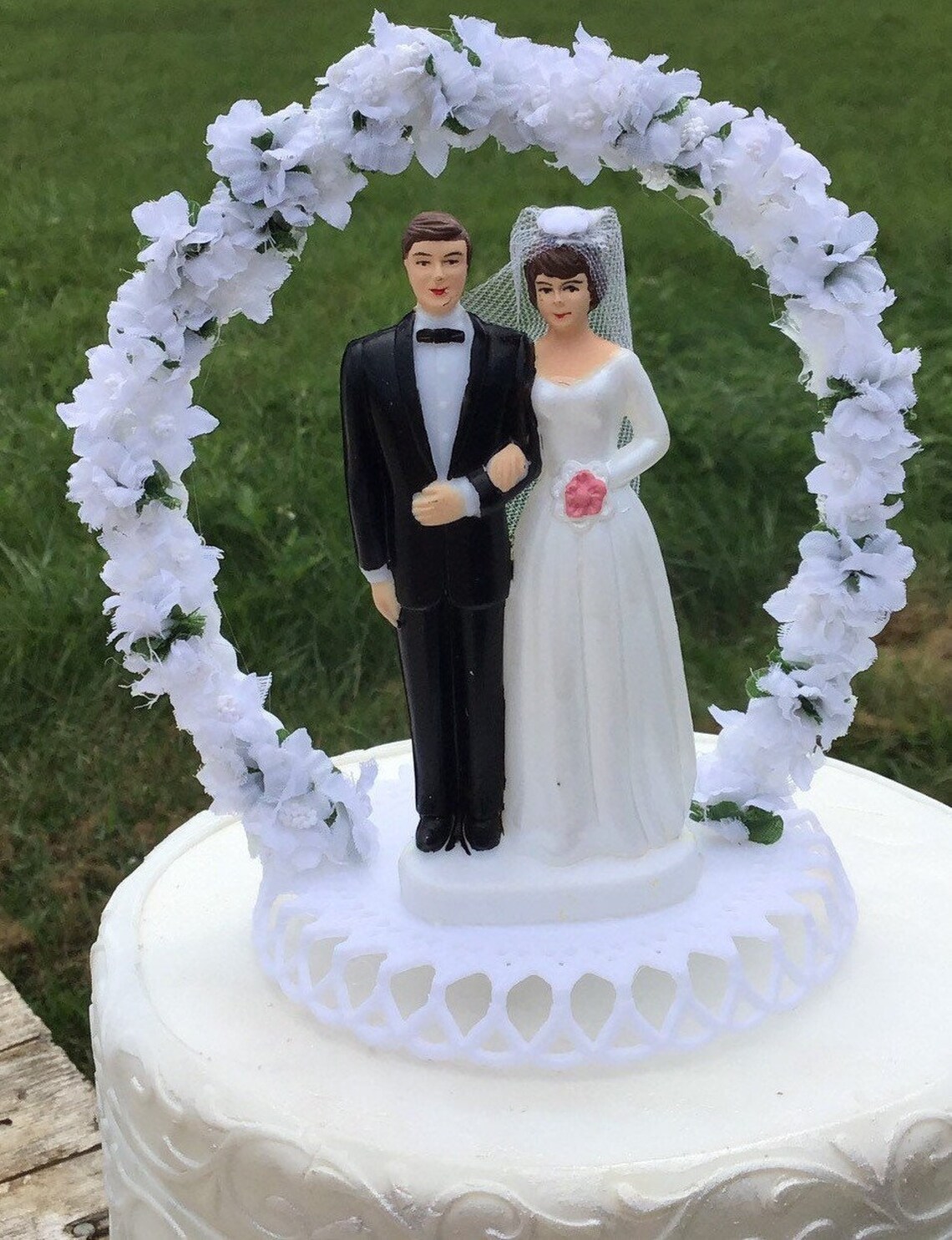Wedding Cake Topper / Petite Size Cake Topper / Vintage Couple - Etsy