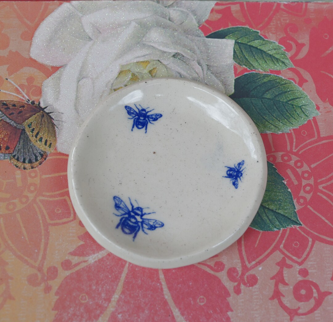 Honeybee Teaspoon Rest. Teeny Ceramic Bee Ring Holder. Pill Holder ...