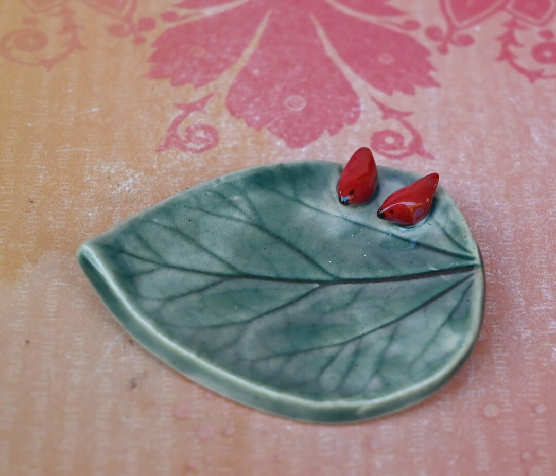 Red Cardinals Ring Holder. Teeny Leaf With Cardinals. Harvest ...