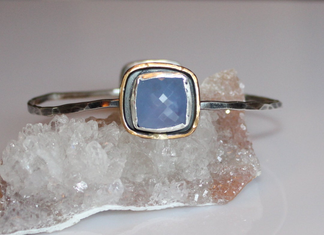 Lavendel blauer Chalcedon Armreif - Edelstein Armreif aus Mischmetall ...