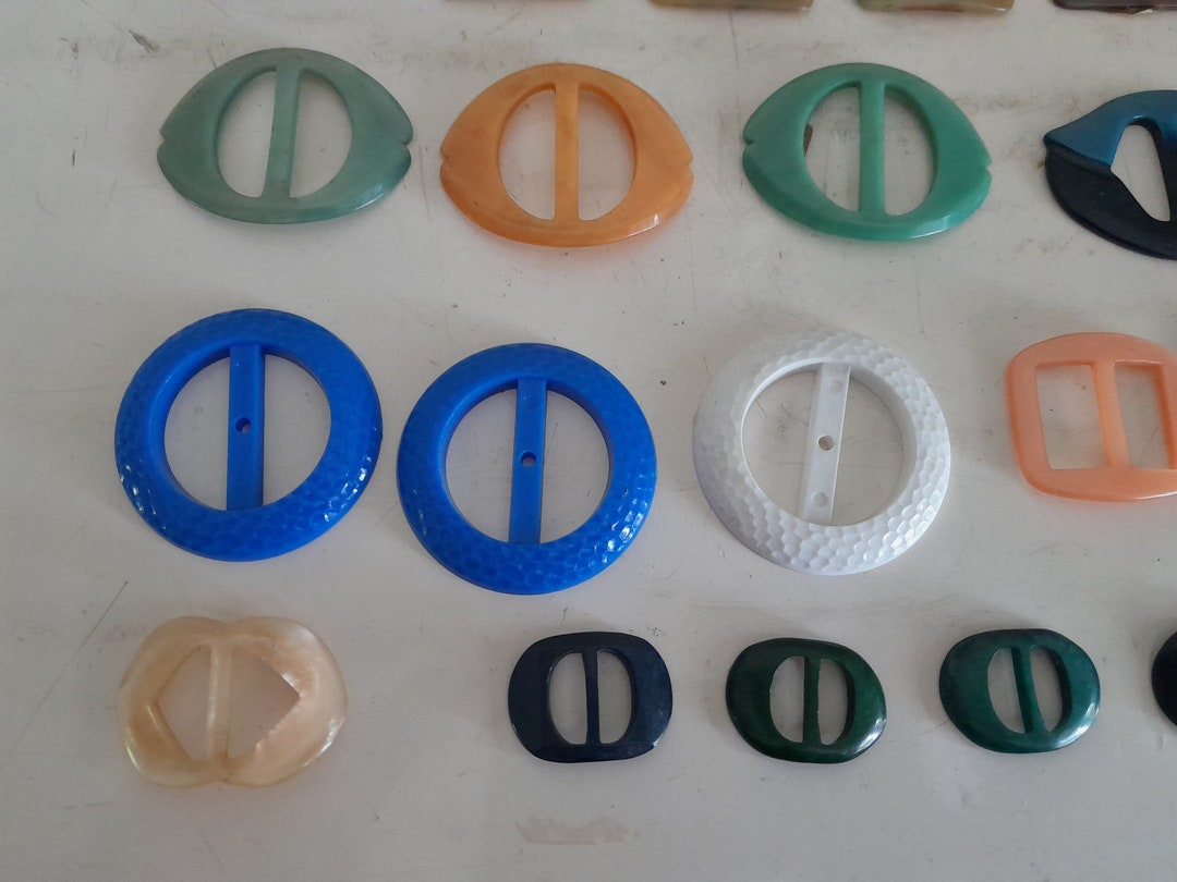 30 Vintage Plastic Belt or Sash Buckles - Etsy