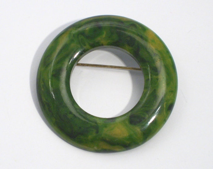 Green Bakelite Circle Pin, 1930s, USA - Etsy