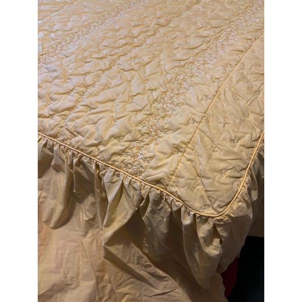Ruffle Bedspread - Etsy