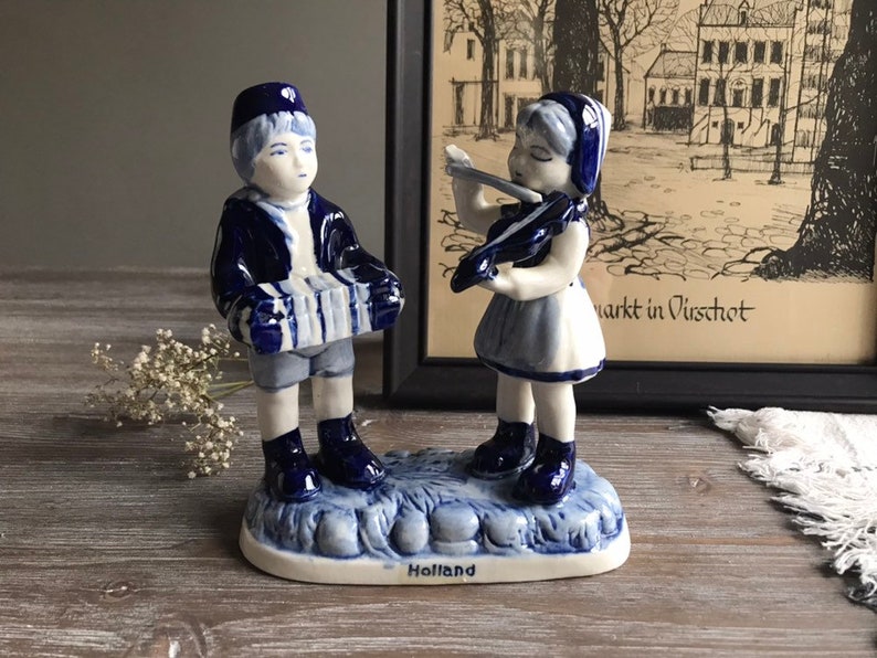 Adorable Vintage Figurine, Dutch Delft Statuette, Blue White Figurine ...