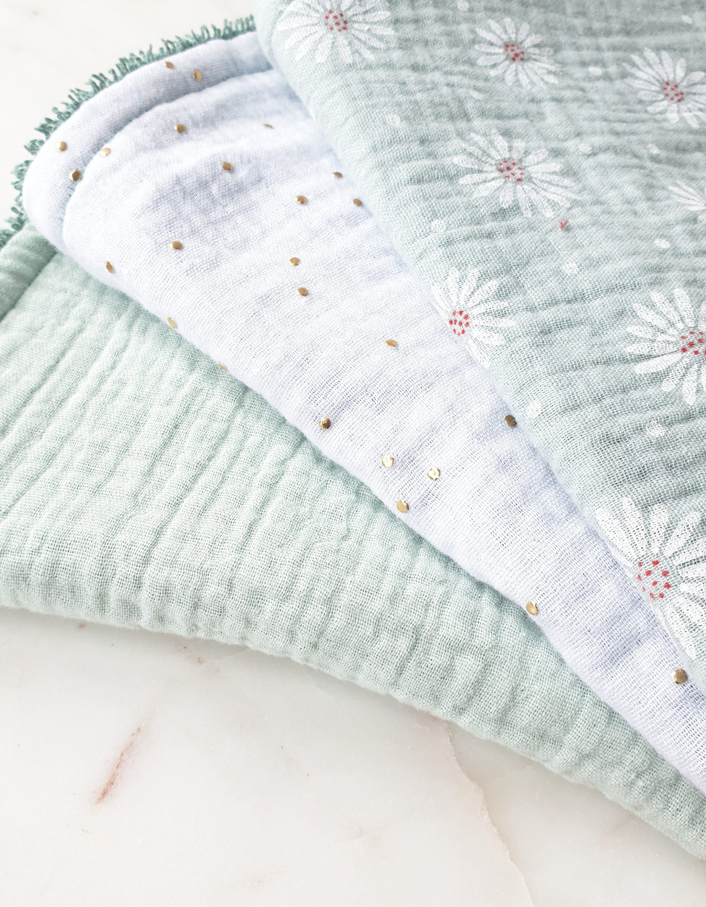 Daisy Love Set of 3 Baby Burp Cloths, Dribble Cloth, Reusable Cloth ...