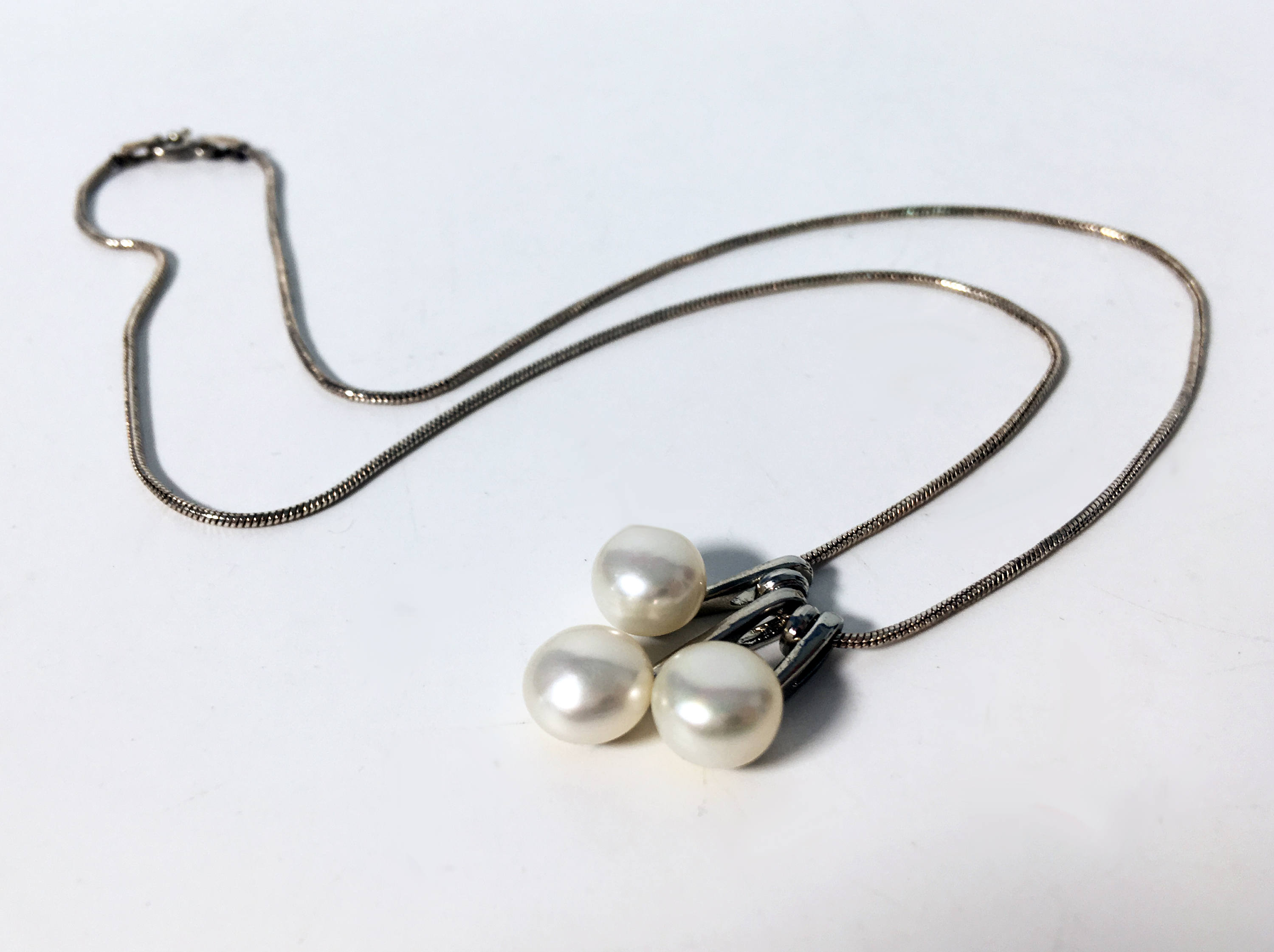 Vintage 3 Pearl Drop Necklace Drop Pendant Of 3 Pearls W Spacers On