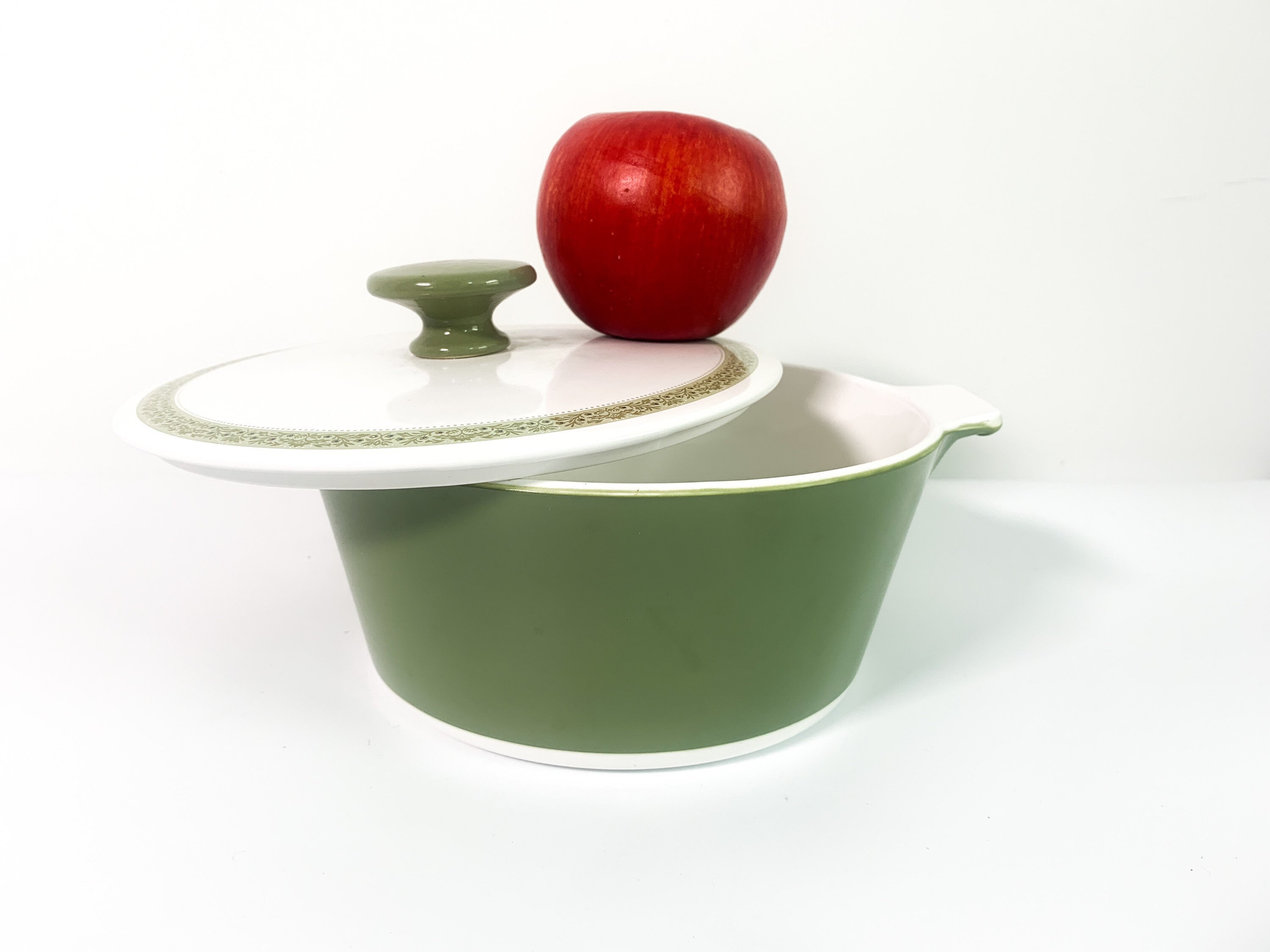 Vintage Lynwood Green Round Casserole w/ Lid Corning 1970 Kitchen ...