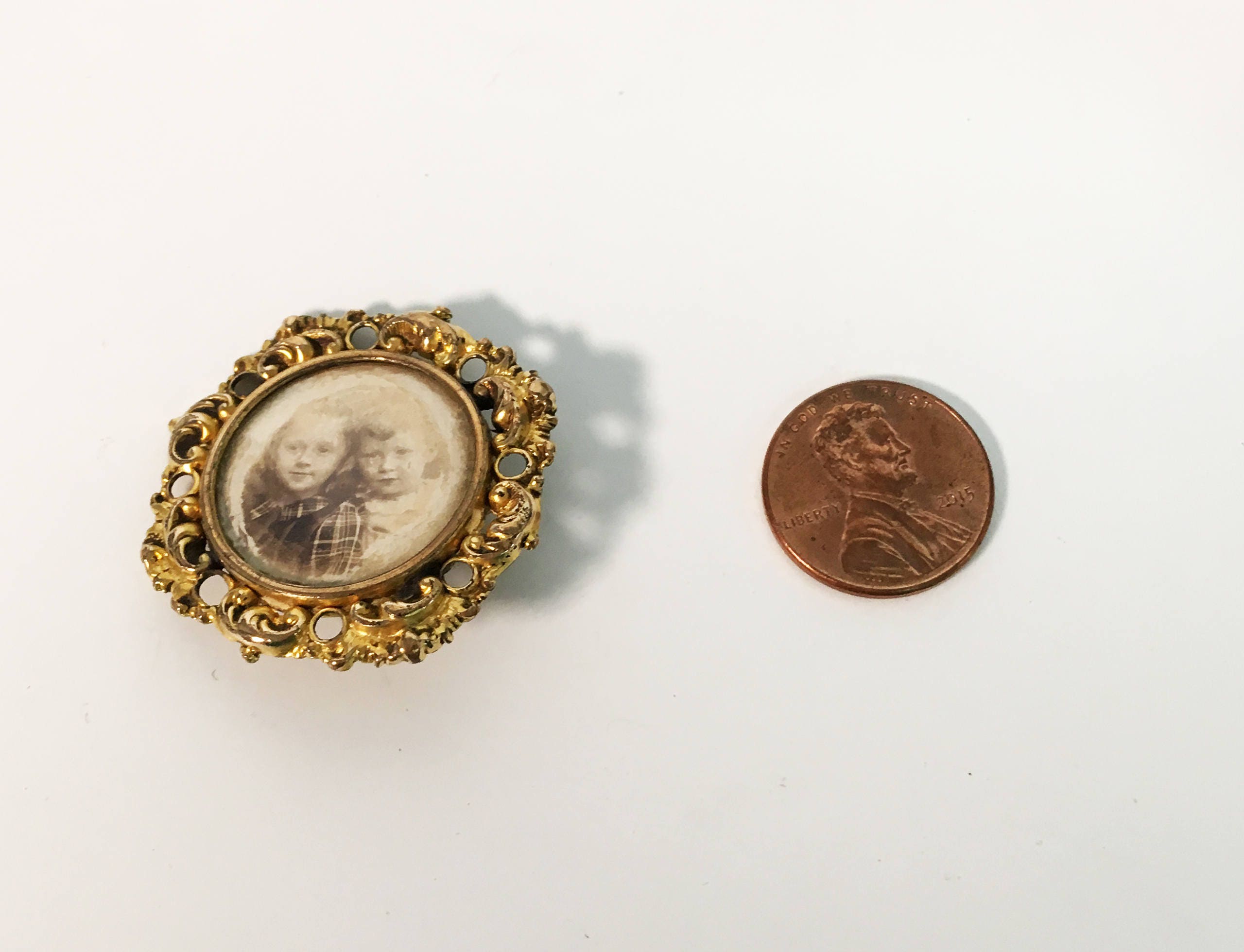 Ornate Gold Tone Victorian Brooch Pin - Gold Tone Victorian Oval Pins ...