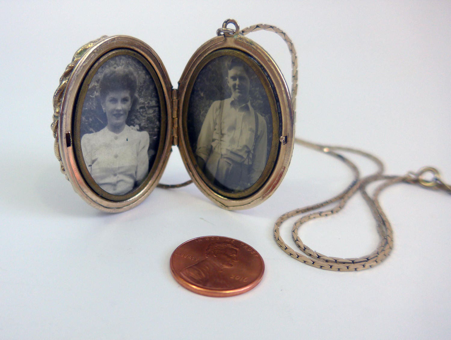 Large Gemstone Gold Tone Locket w/ Old Photos Chain Necklace - Multi ...