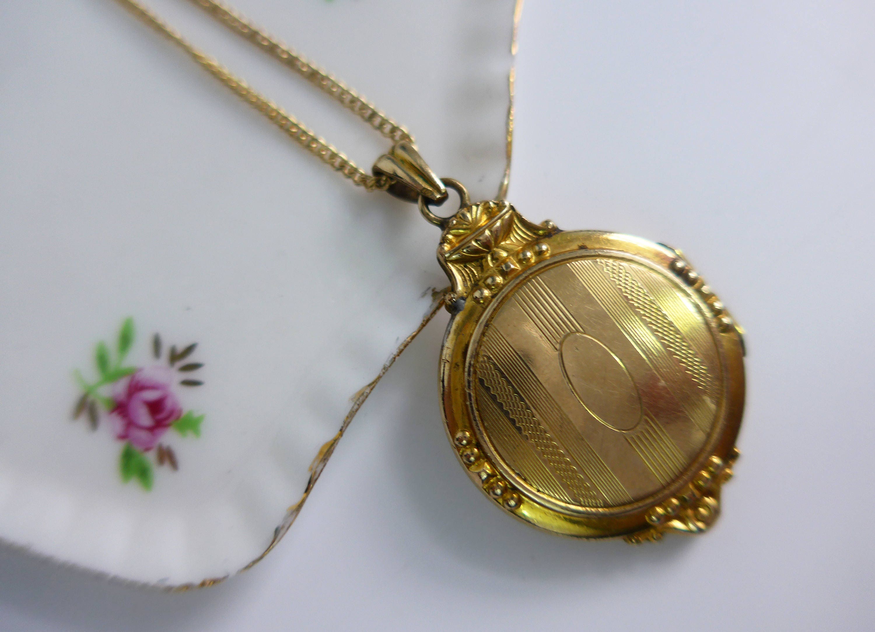 FREE SHIPPING Hayward 12K Gold Filled Locket Necklace on Chain ...