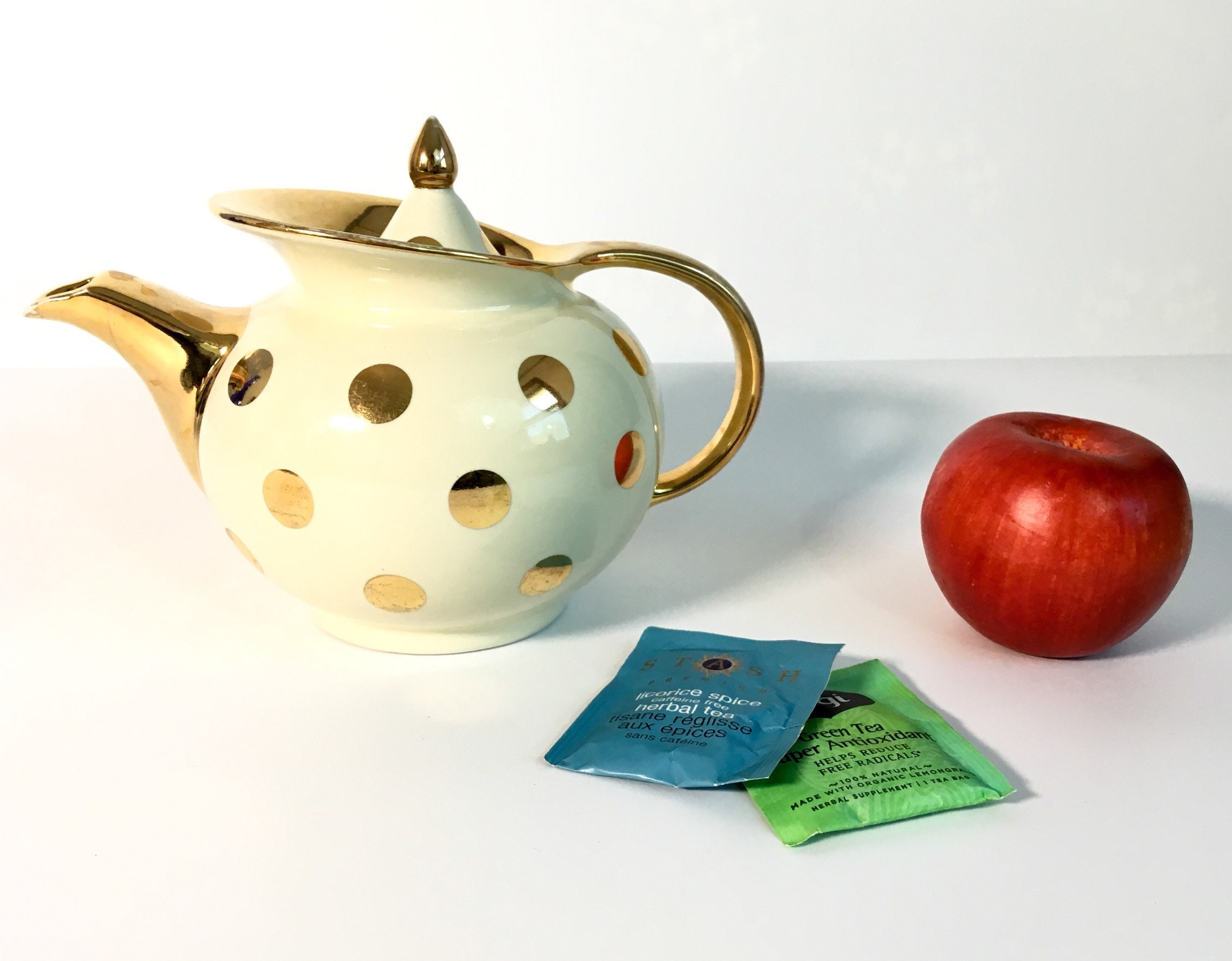 Vintage Gold Label Hall Teapot Ivory w/ Gold Dots Windshield Shape ...
