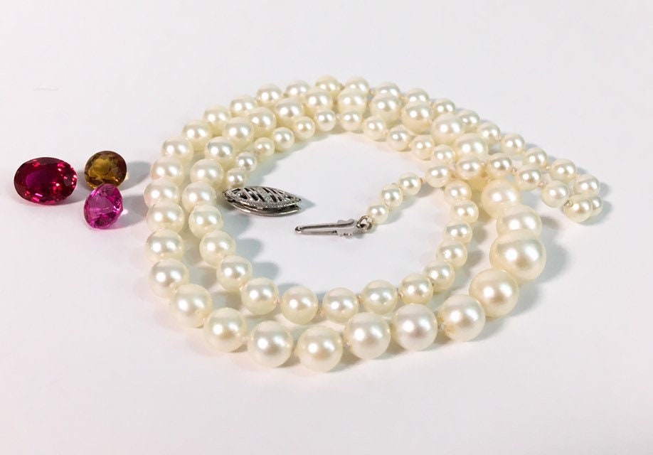 Vintage Graduated Pearl Necklace w/ 10K Gold Clasp - 17 Long Mid ... Vintage Graduated Pearl Necklace w/ 10K Gold Clasp - 17 Long Mid ...